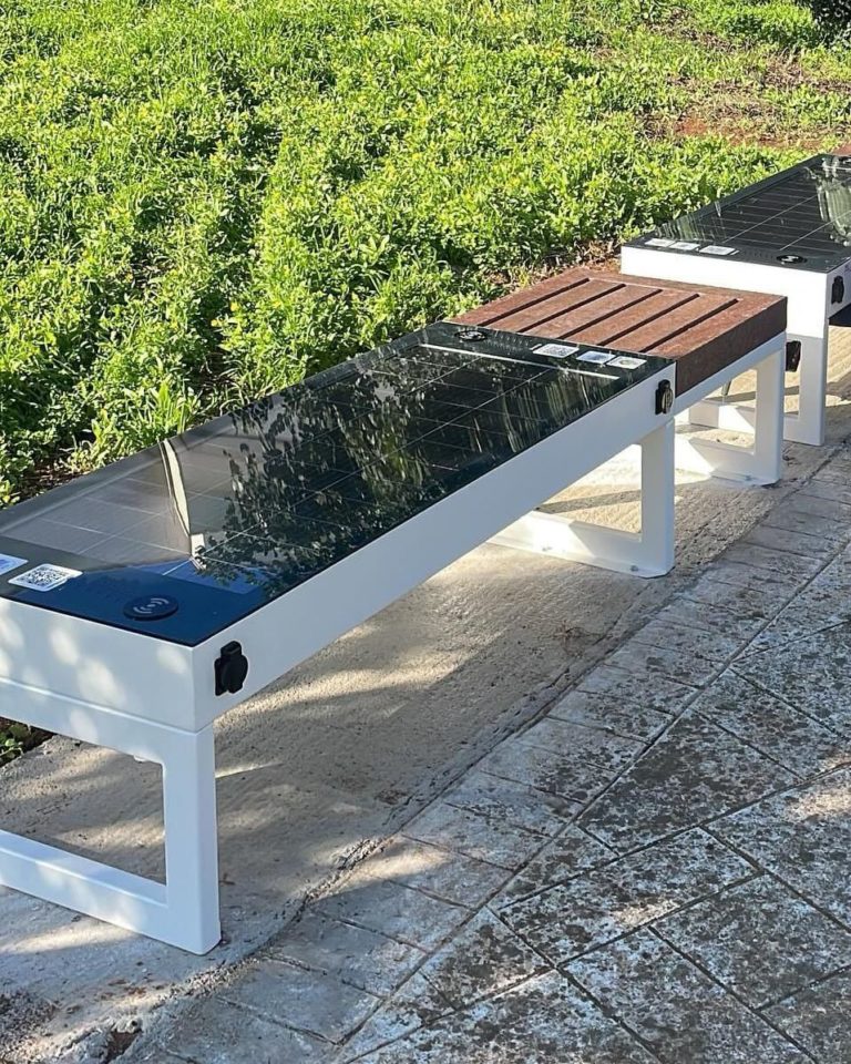 Smart M bench with recycled plastic – Alquienvas Plastic